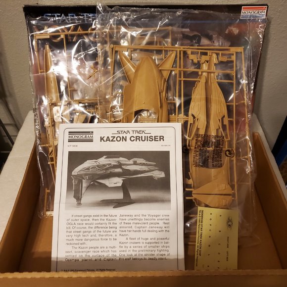Revell-Monogram | Toys | 995 Monogram Star Trek Voyager Kazon Ship ...